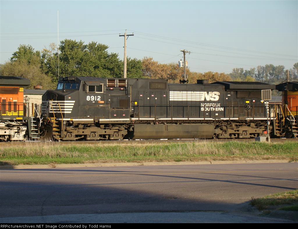 NS 8912